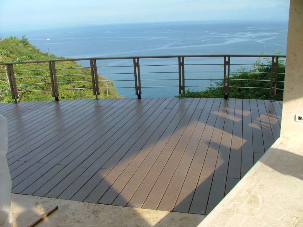 Alternative to Wood - 5 Resons to Use Plastic Lumber