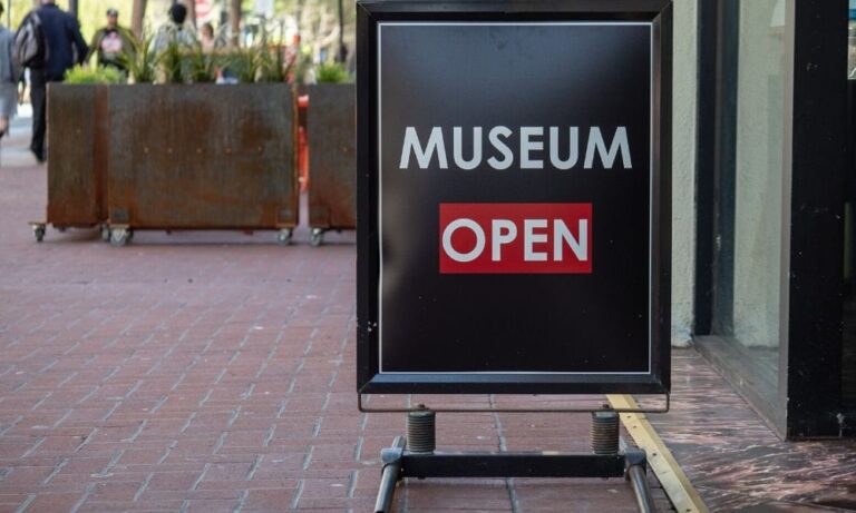 Tips for Choosing the Best Material for Outdoor Signs