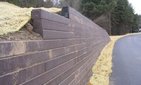 The Main Purposes of a Retaining Wall - Tangent Articles